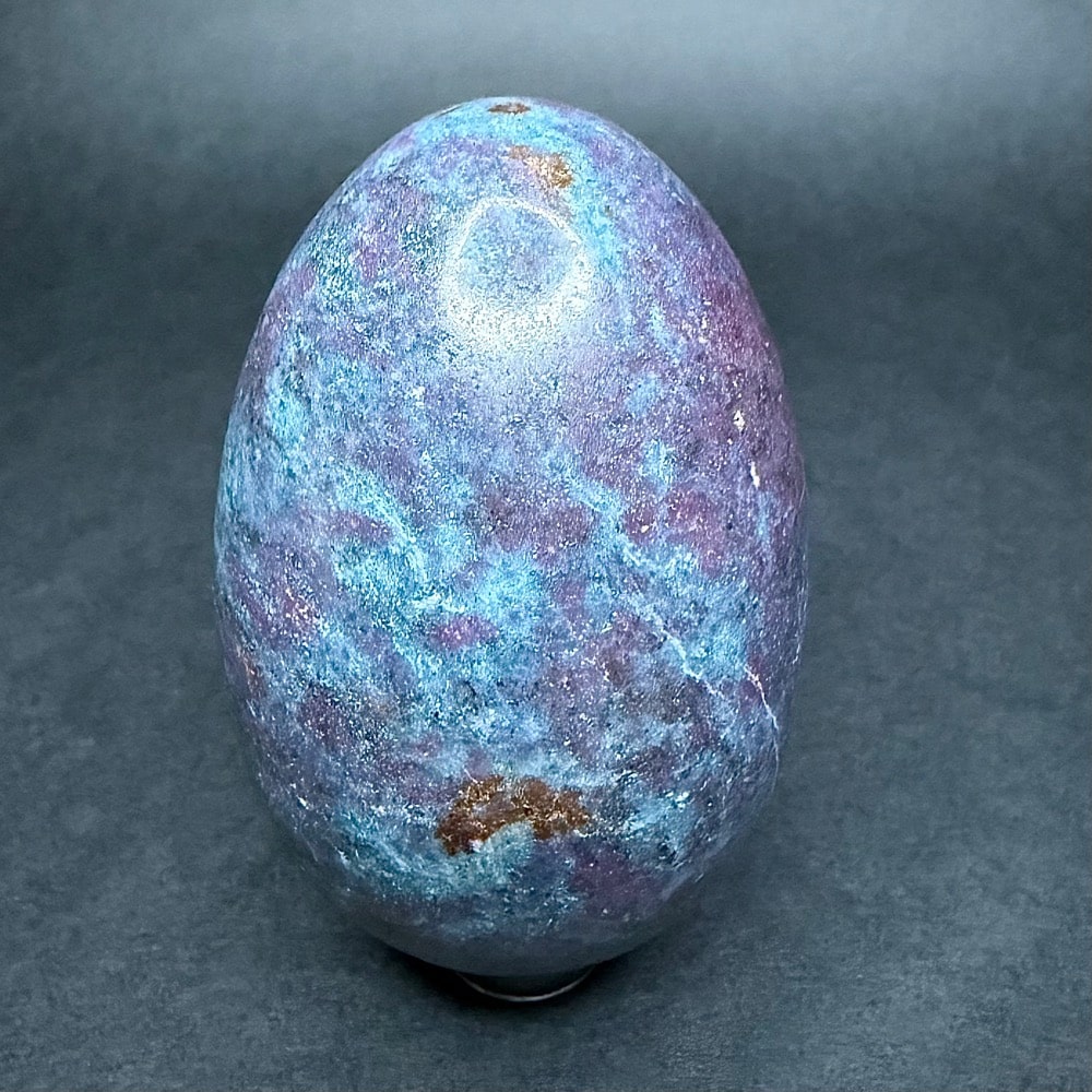 EGG109 Ruby Kyanite - The Rock Shed