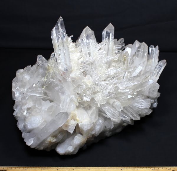 GAL908 CRYSTAL QUARTZ - The Rock Shed