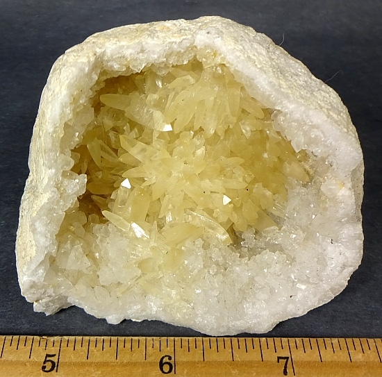 PR200 Moroccan Geode - The Rock Shed