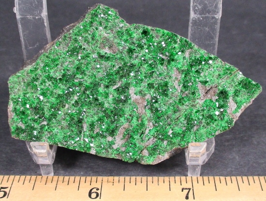 M721 Uvarovite - The Rock Shed
