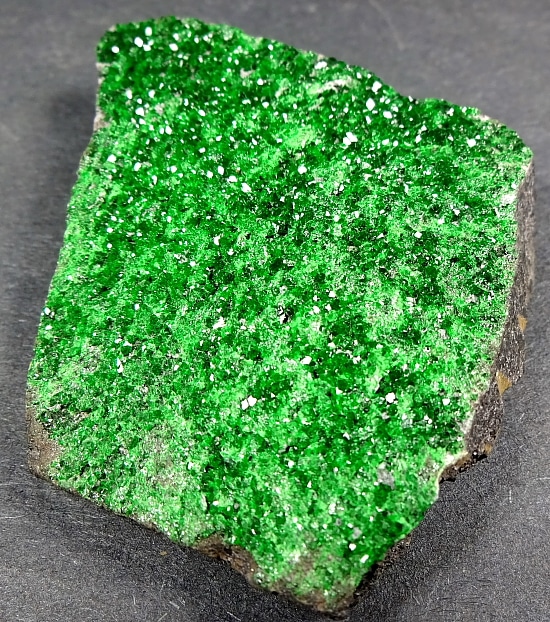 M721 Uvarovite - The Rock Shed